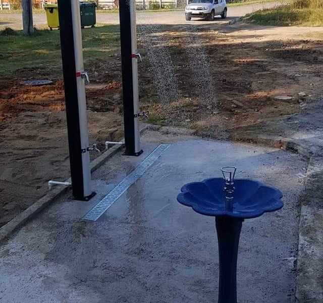 Dușuri solare și cișmea cu apă potabilă, La Băltoacă - Ziarul 21