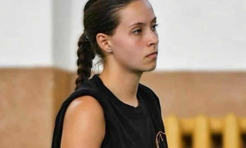 Ariana Baciu scrie istorie. Prima voleibalistă de la Mosavo Kids care ...